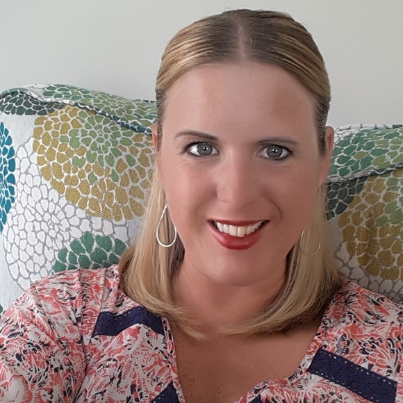 Kristin's Closet (@kristinr9281457) | Poshmark